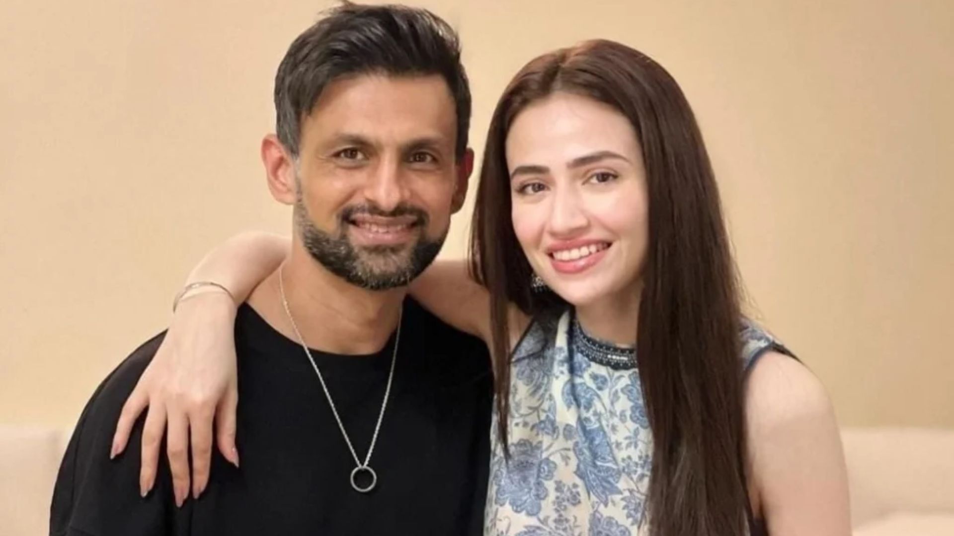 Pakistani Cricketer Shoaib Malik Set For Third Divorce? Viral Video ...
