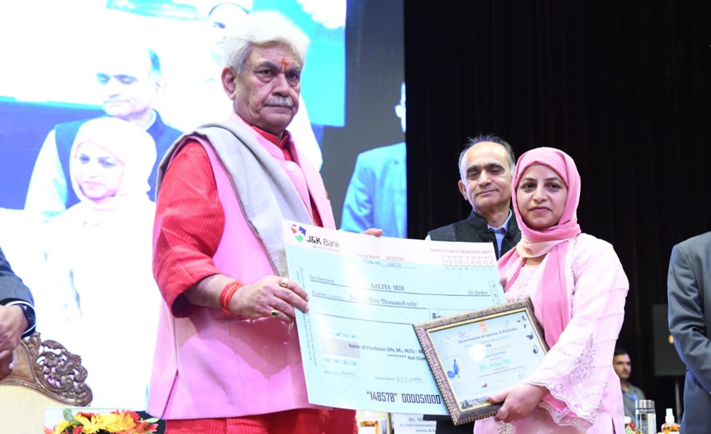 Alia Mir, J&K rescuer, honoured with wildlife award